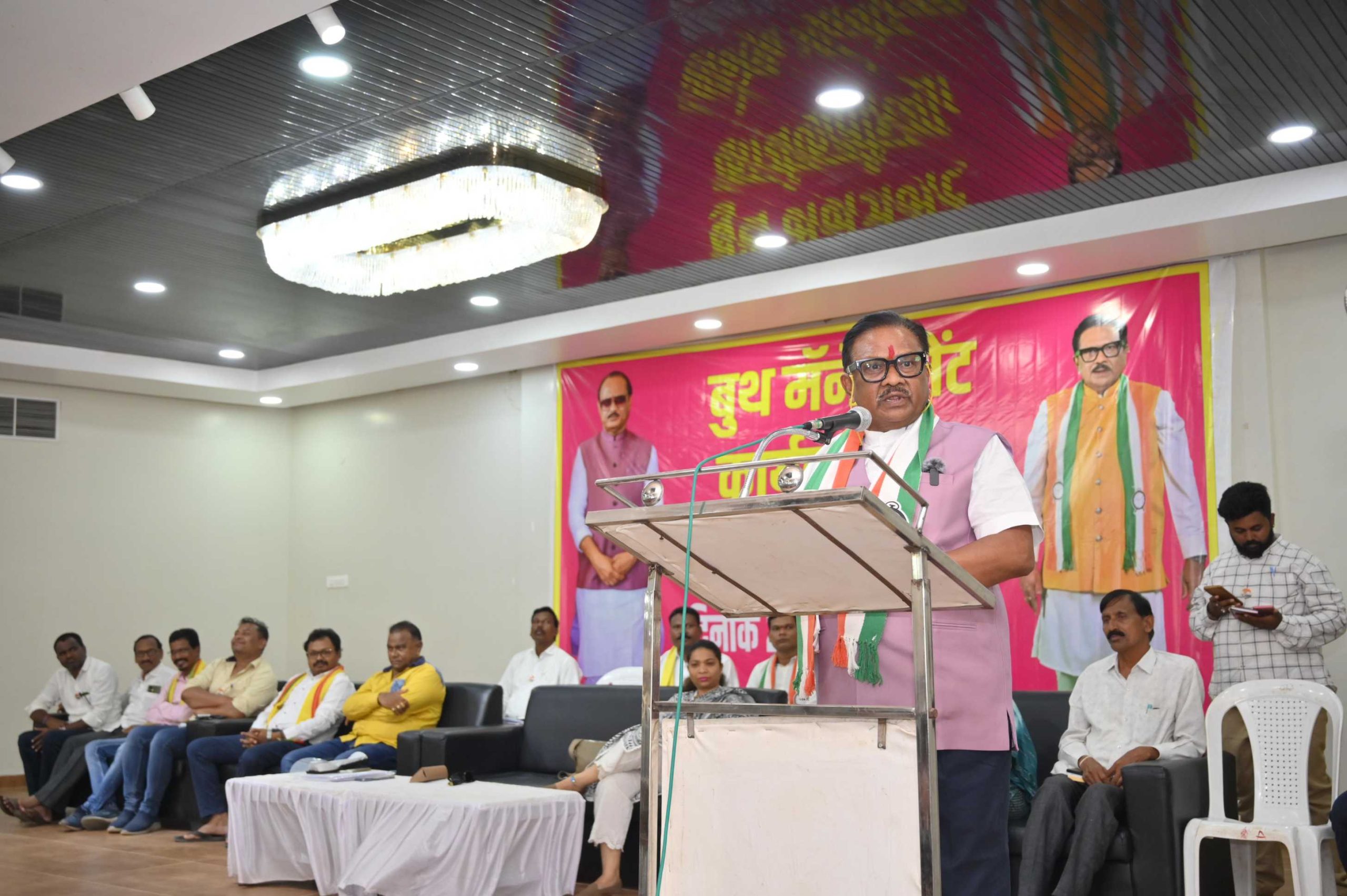 अतिमहत्वाकांक्षी व निष्क्रियांना घरी बसवा :कॅबिनेट मंत्री धर्मराव बाबा ...